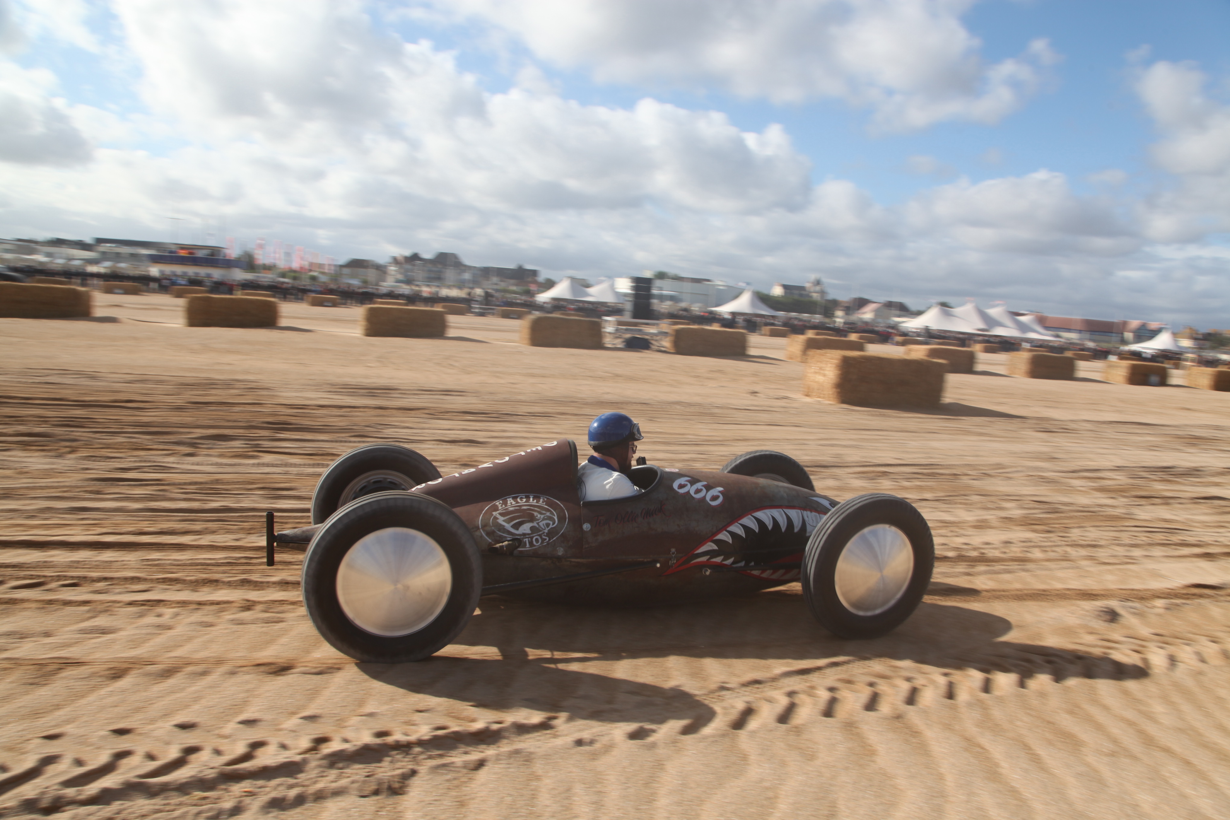 Belly Tank Racer - Normandy Beach Race | News | GTÜ Classic Portal